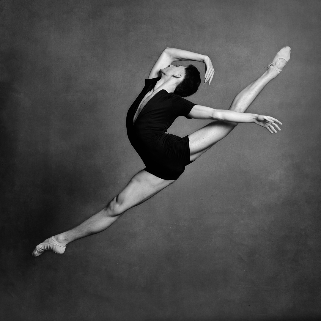 Discover our new dancers - Les Grands Ballets Canadiens